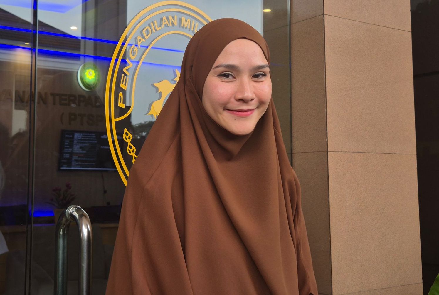 Zaskia Adya Mecca selamatkan anak terlantar di pinggir jalan tol, kini ...