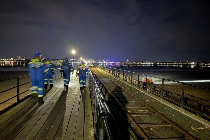 999 crews descend on Southend seafront after men reported jumping off pier