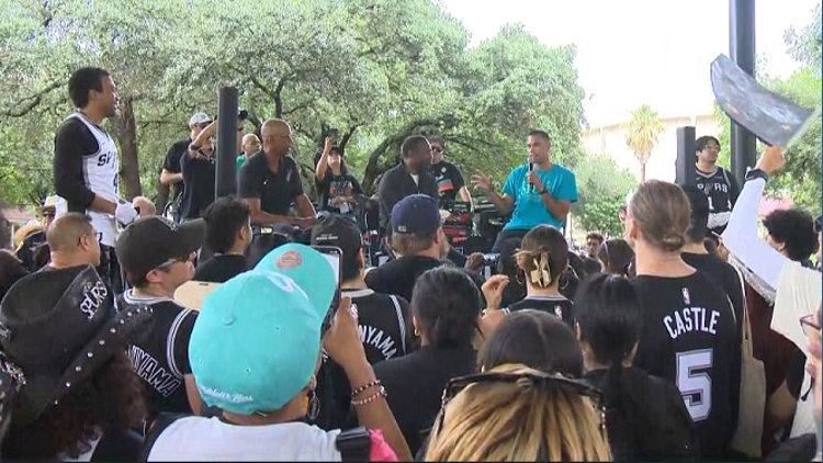 Spurs fans hope pep rally can spark Game 3 win vs. Thunder