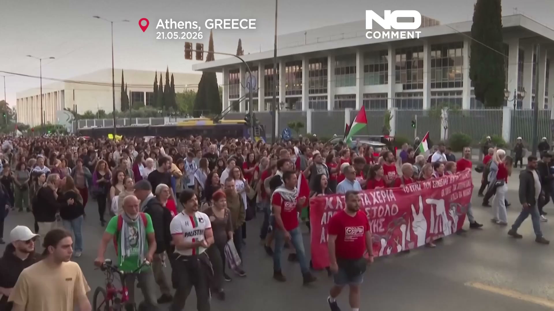 Manifestantes griegos marchan ante la embajada israelí en Atenas