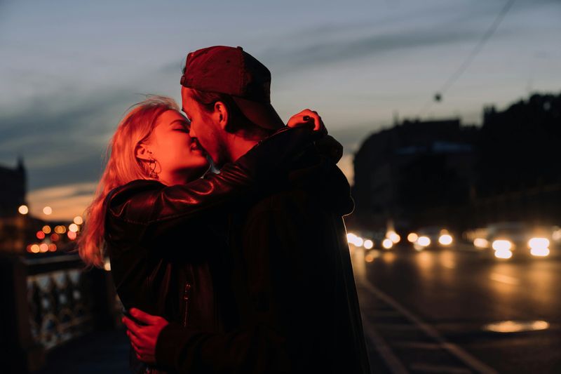 14 toxic behaviors people confuse with real love