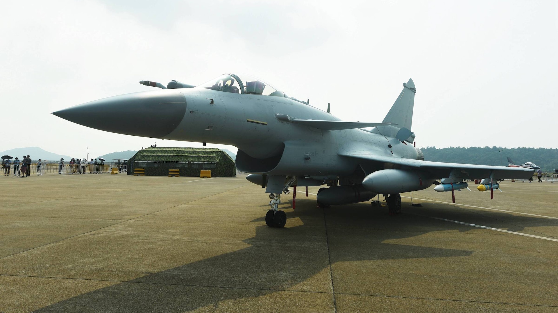Einige chinesische J-10C-Kampfjets schlagen bei Übungen in Katar sehr ...