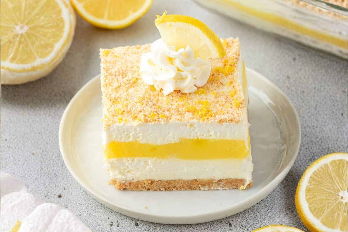 11 pretty layered no-bake desserts for spring hosting