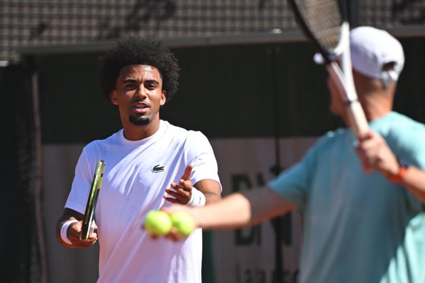 Fils à l'entraînement trois jours avant son entrée en lice