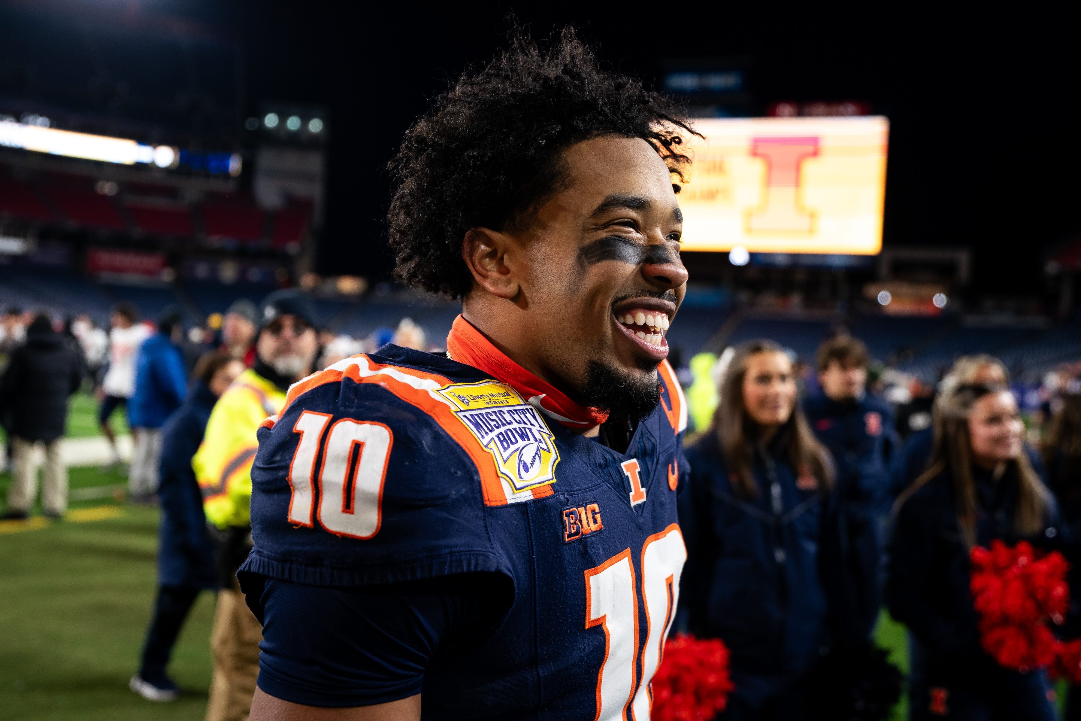 Broncos DB Miles Scott reunites with 'tough, smart, dependable ...
