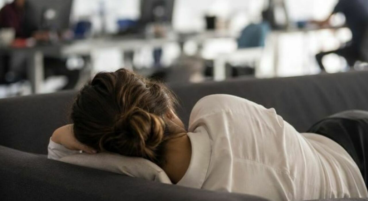 Neomamma si addormenta in pausa pranzo e viene licenziata, il giudice ...