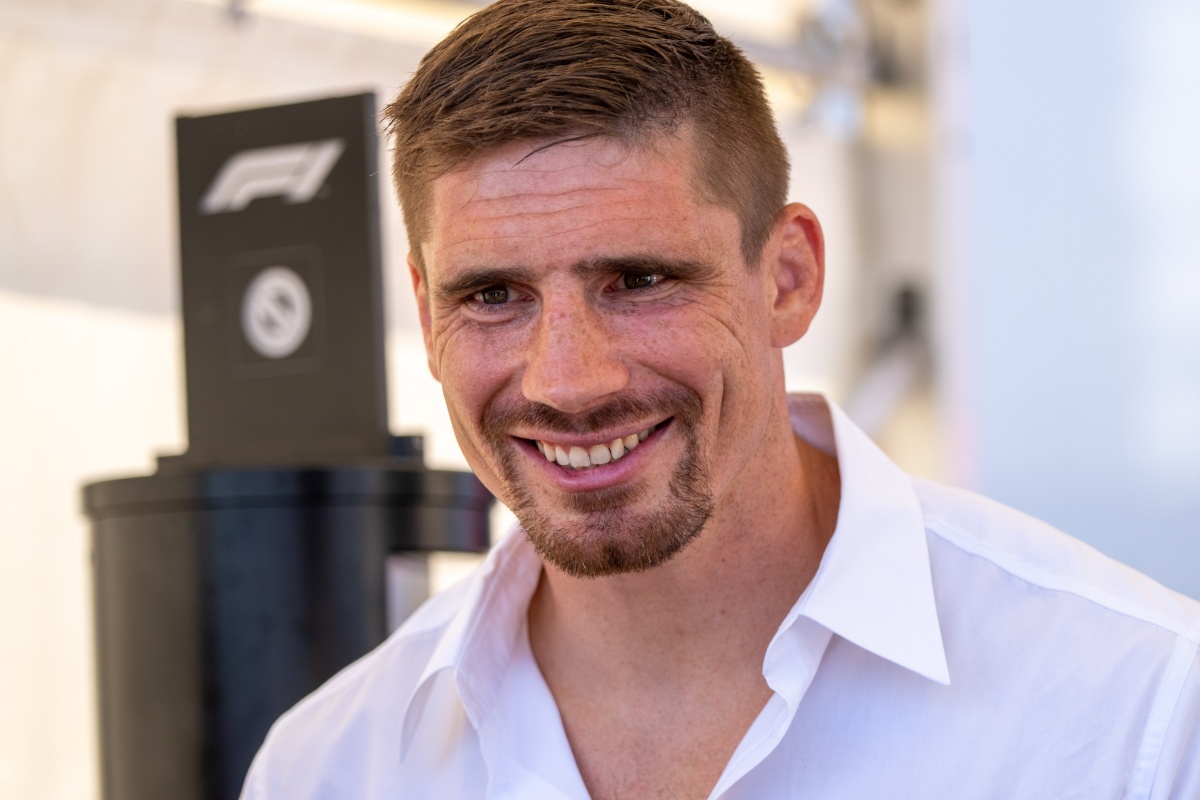 Dit is de knappe verloofde van Rico Verhoeven die hem steunt tijdens ...