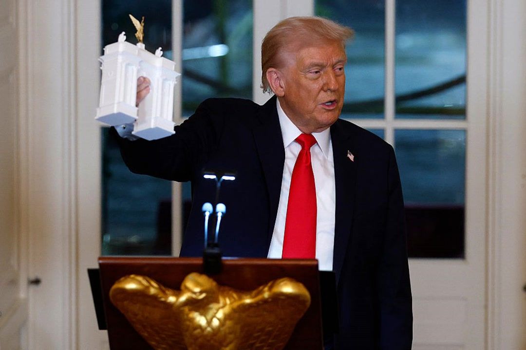 Trump moving ahead with 250-foot arch without congressional approval