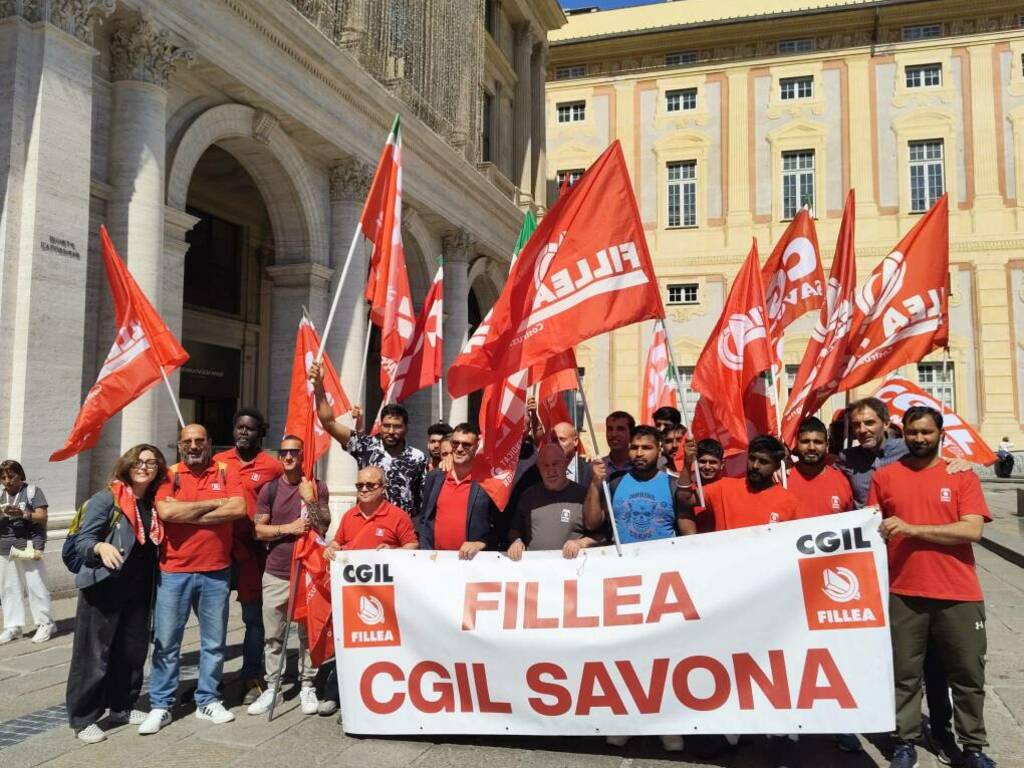 Cassoni a Vado Ligure, a rischio 127 posti di lavoro: mobilitazione in ...
