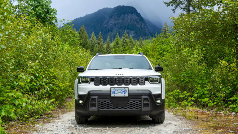 2026 Jeep Cherokee vs 2026 Subaru Outback: I drove both adventure-ready ...