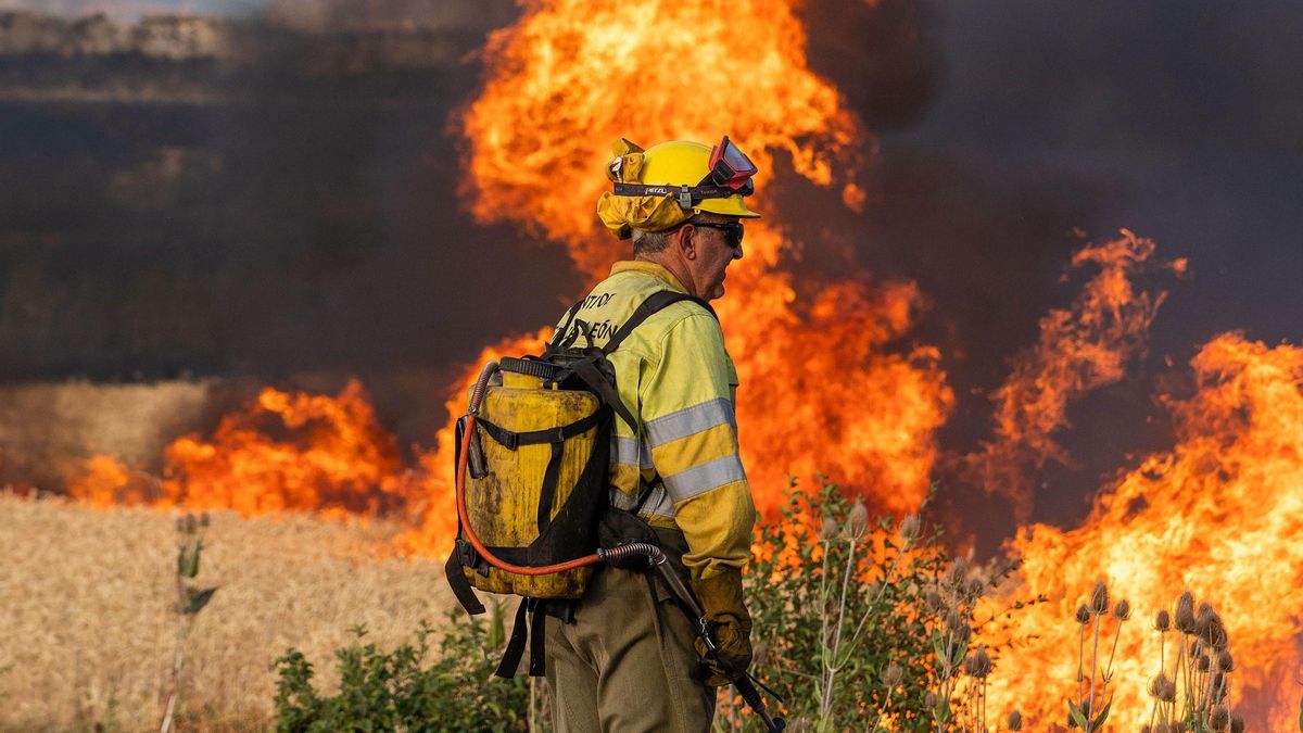La Junta de Castilla y León asume que el riesgo de incendios estos días ...
