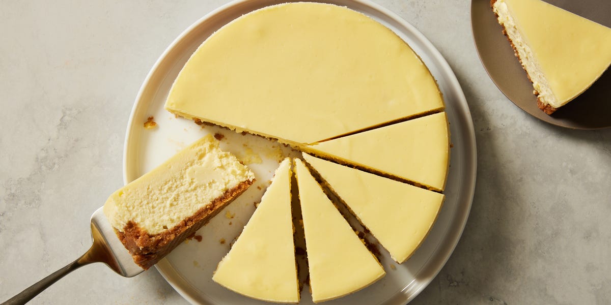 I Bake For A Living & Here Are My Best Tips For Fixing Cracked Cheesecakes
