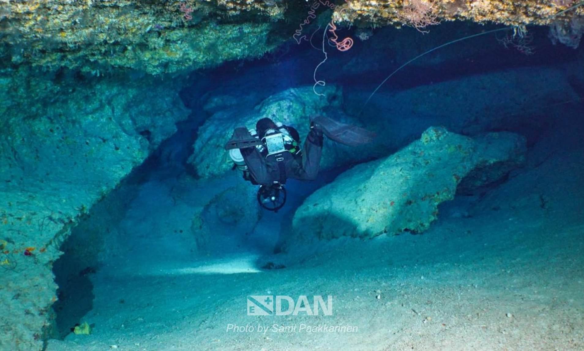 First images from inside Maldives death cave: Rescuers release pictures ...