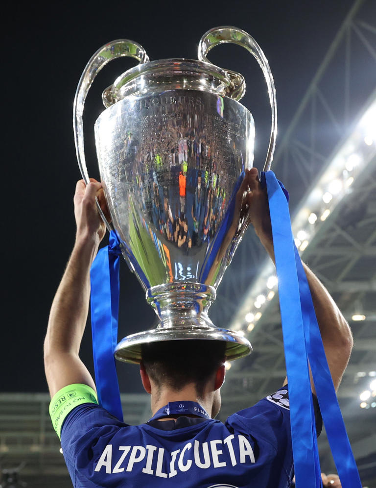 Former Spain and Chelsea defender Cesar Azpilicueta announces retirement