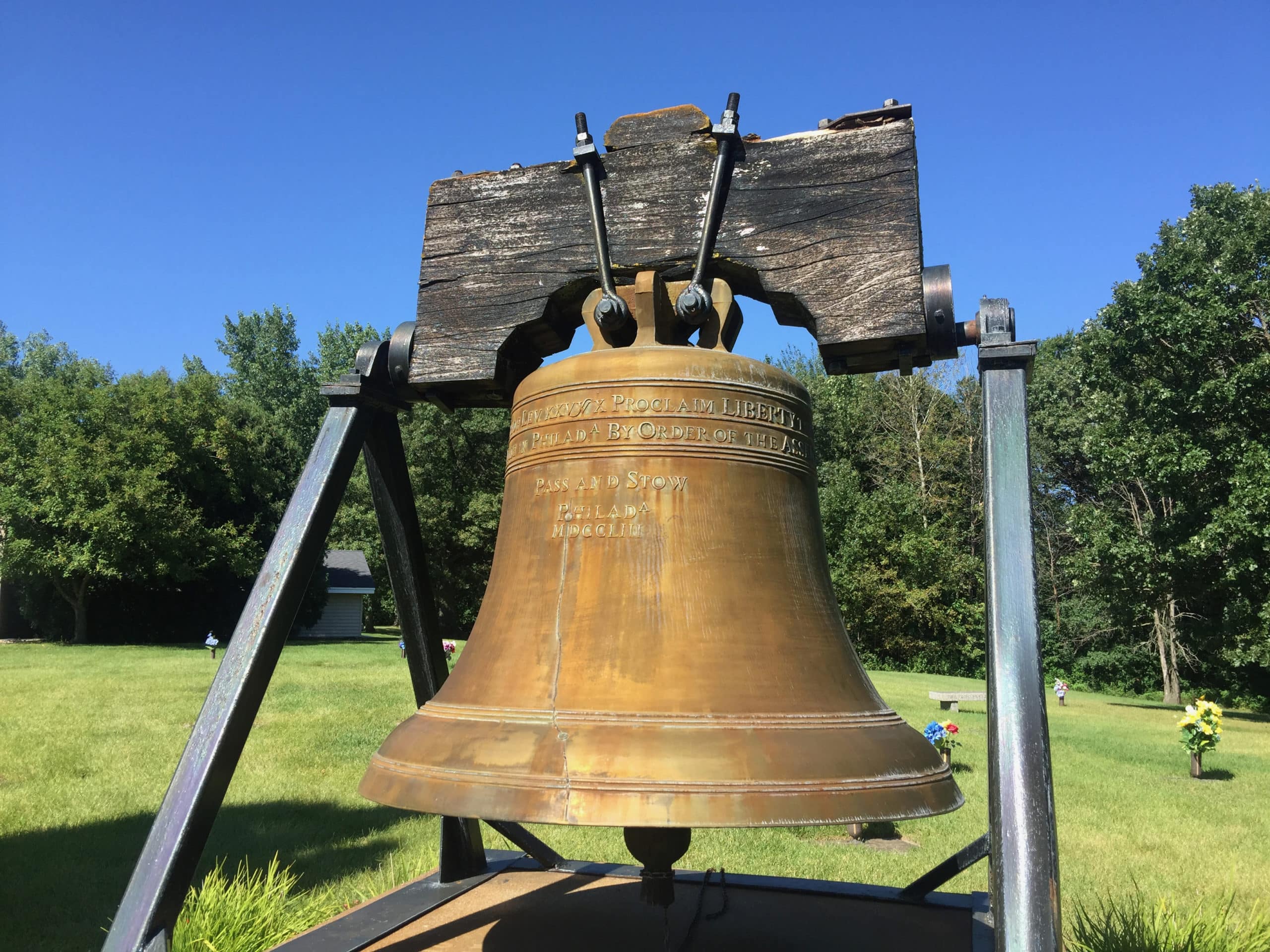 Famous monuments that have a spare somewhere else in America