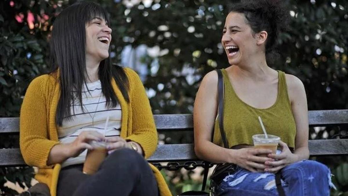 Amigas que vivan cerca: cómo nos cambia la vida compartir lo cotidiano