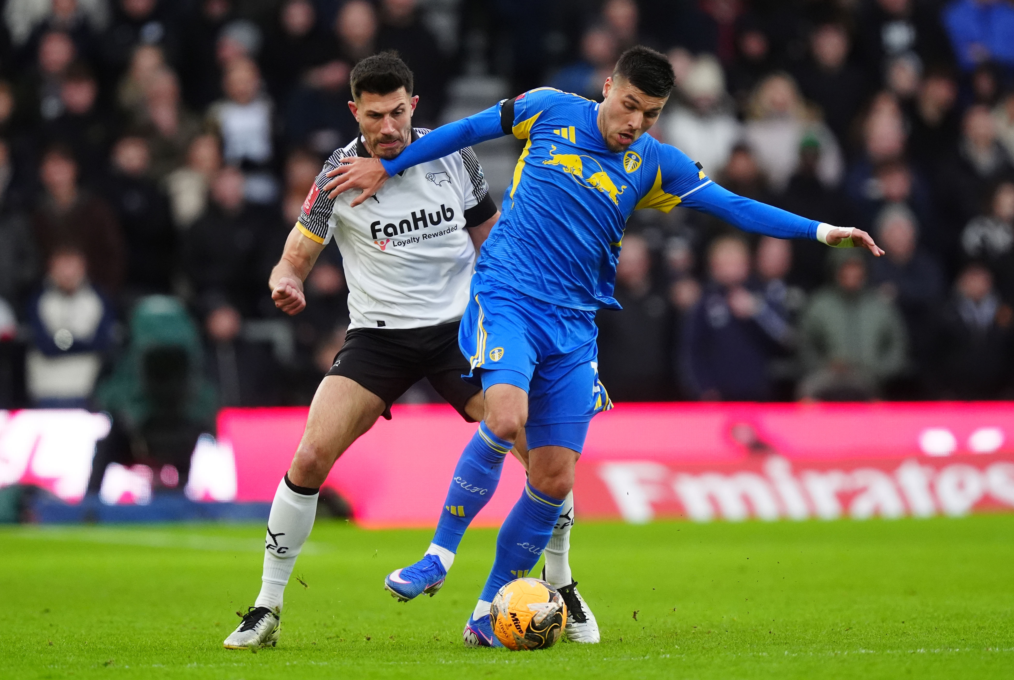 Leeds United seeking £8-10m for Joel Piroe amid Middlesbrough, Rangers ...