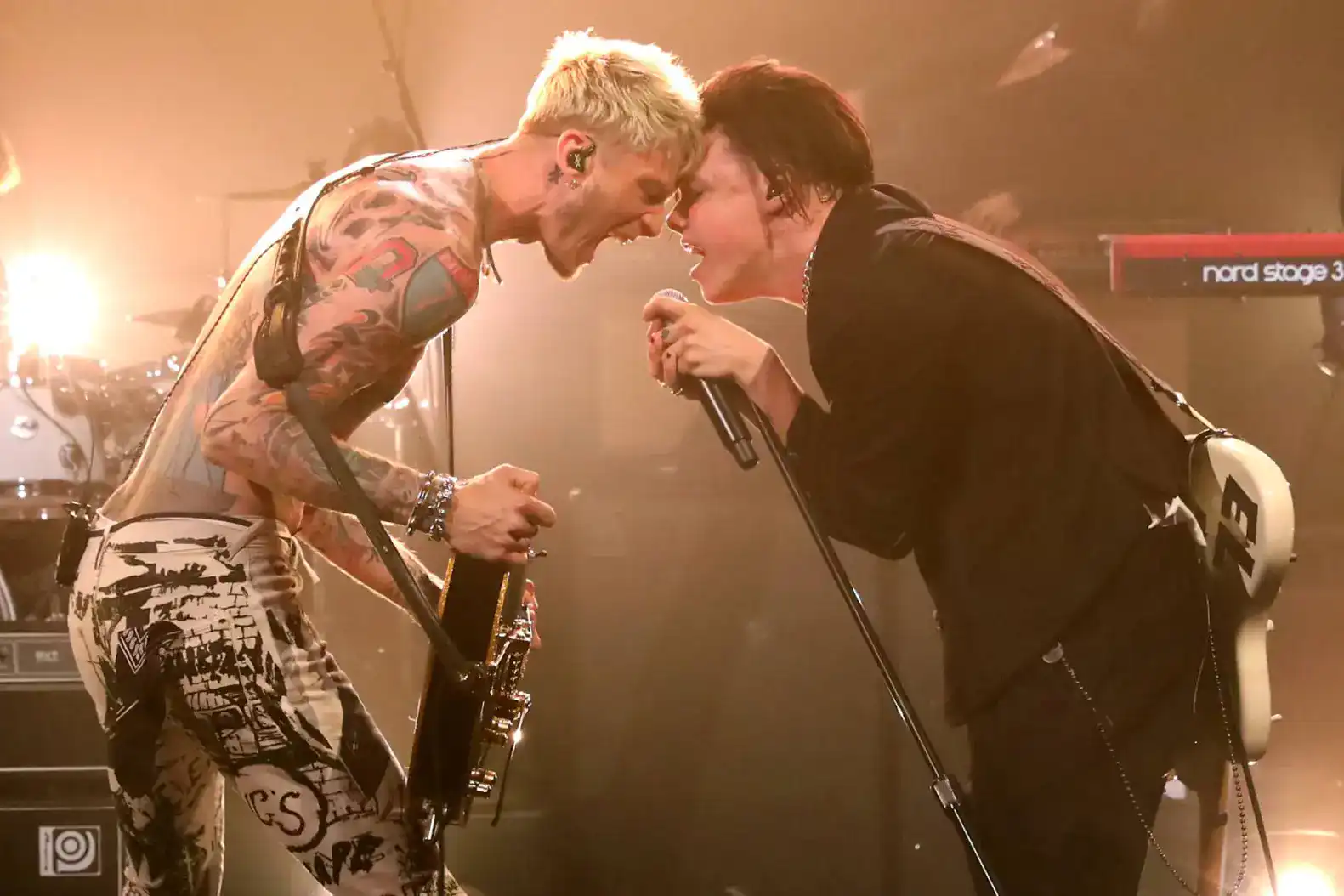 MGK attacca Yungblud per i prezzi dei biglietti: “Non riuscivi a ...