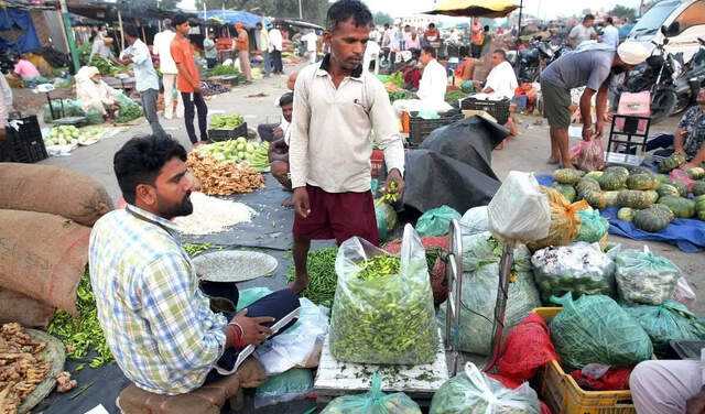 Vegetable prices surge in Delhi amid ongoing auto and taxi strike