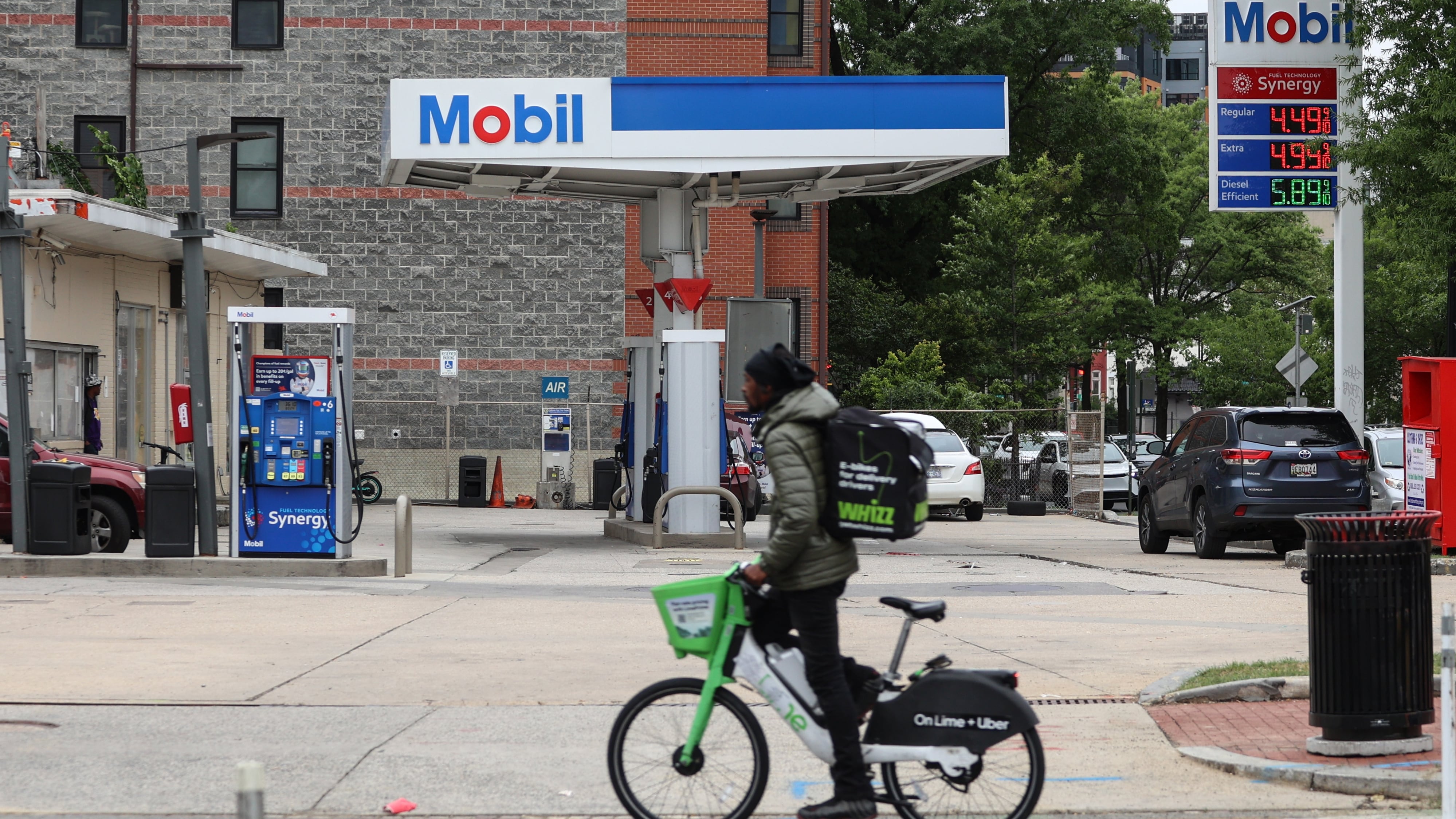 Oil prices to remain volatile amid uncertainty over Iran peace talks