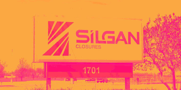 Silgan Holdings (SLGN): Buy, sell, or hold post Q1 earnings?