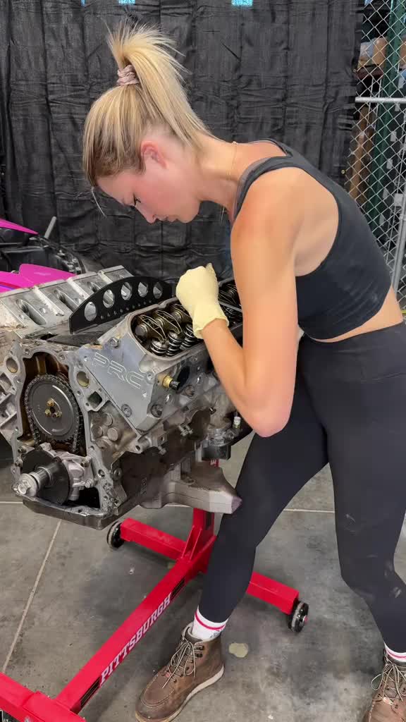 Engine tear-down on a C5 Corvette moves forward
