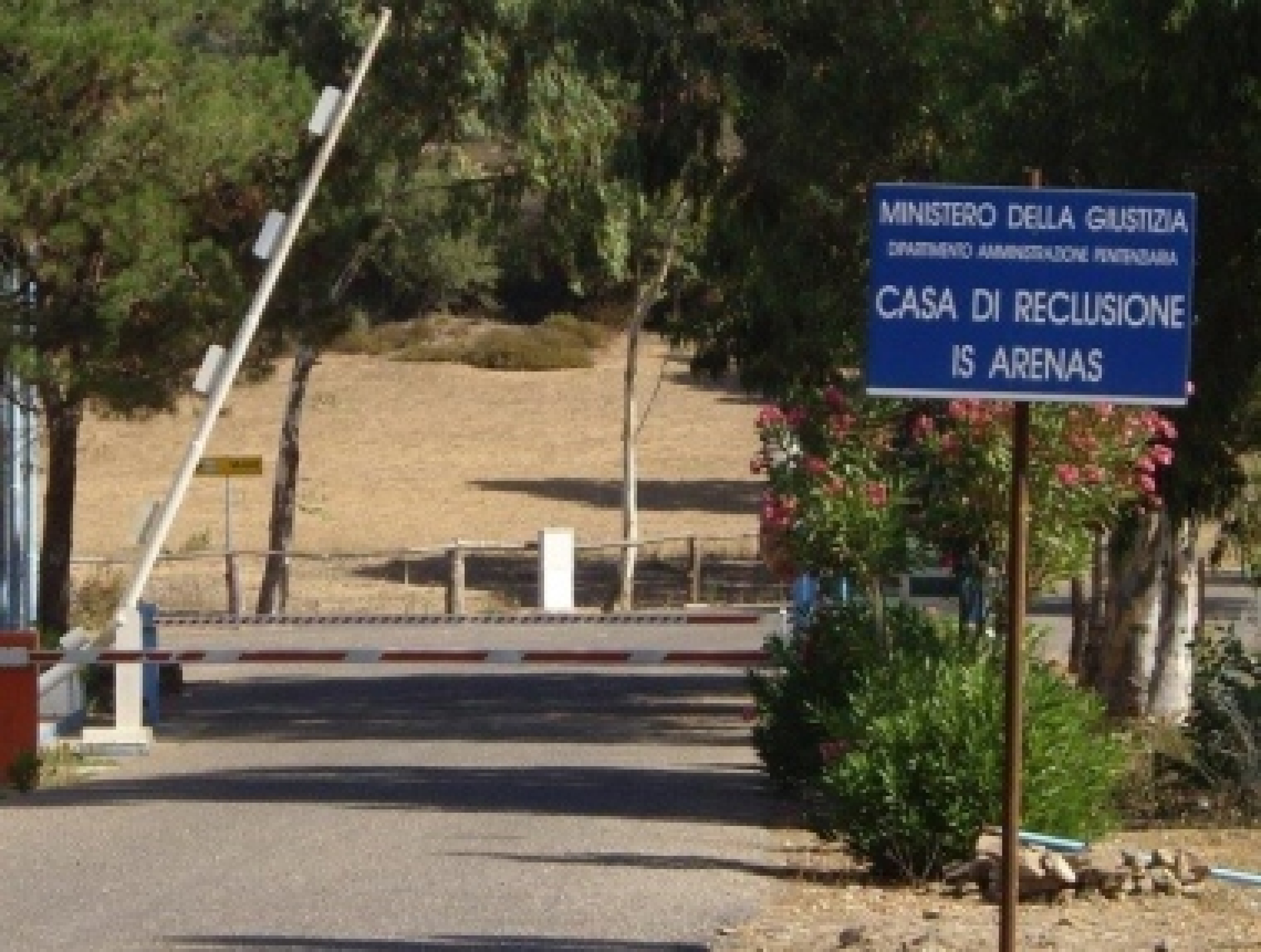 Evade da un carcere in Sardegna ma viene catturato da agenti penitenziari