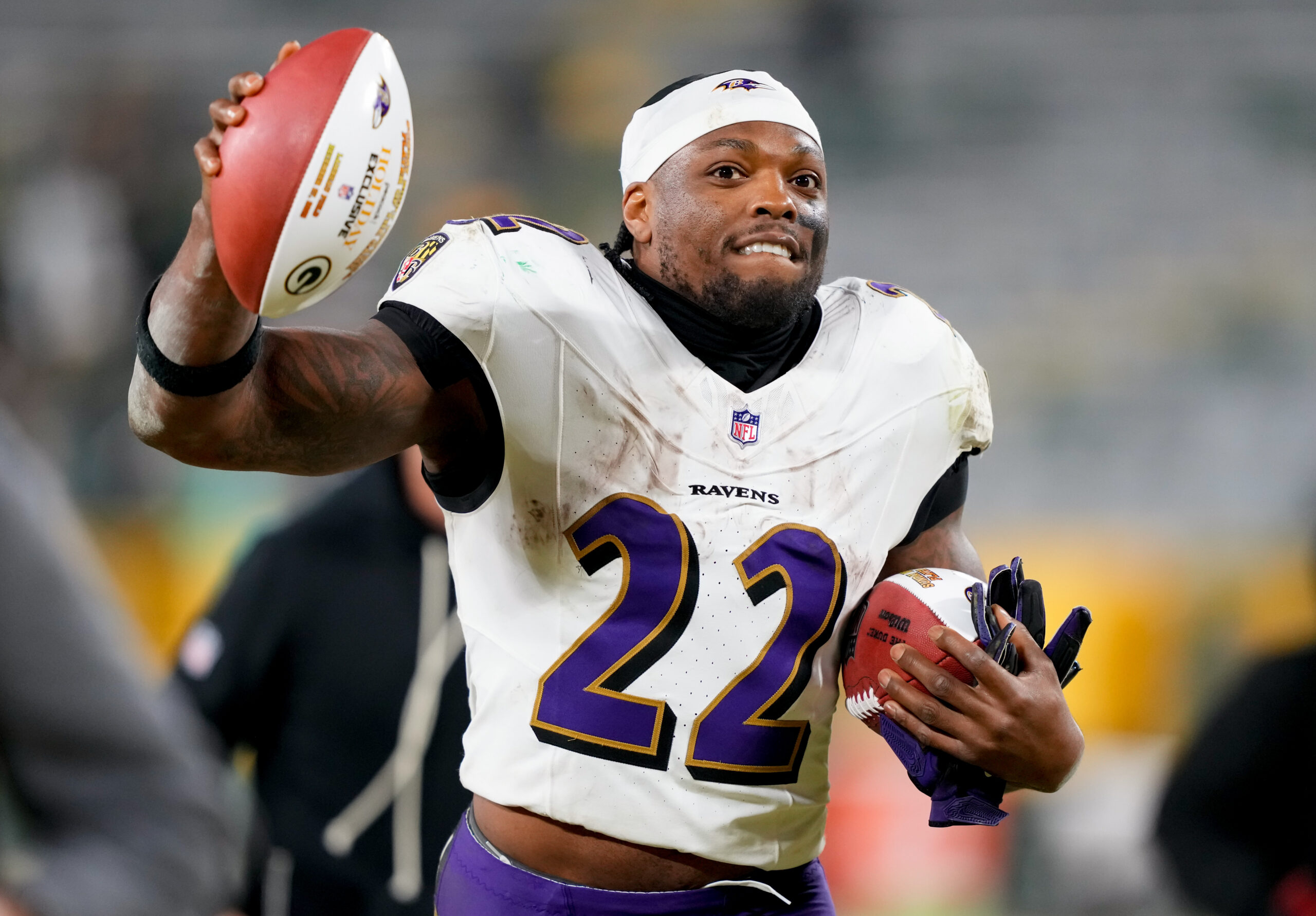 Ravens’ $25M star Derrick Henry fakes injury at OTA
