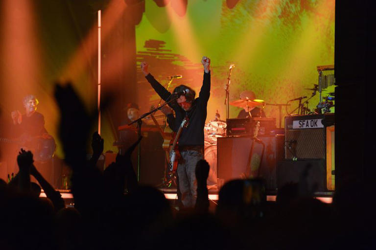 Review: Super Furry Animals rage against the mundane at O2 Apollo ...