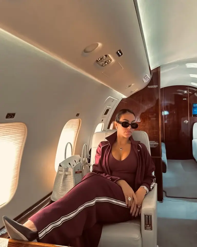 Inside Cristiano Ronaldo's $81M private jet is even more luxurious than ...
