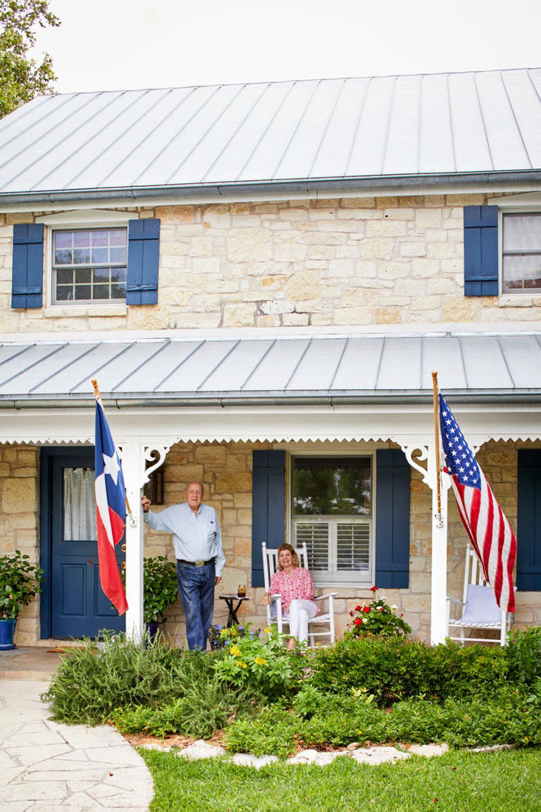 A mother-daughter design duo filled their family’s Texas farmhouse with ...
