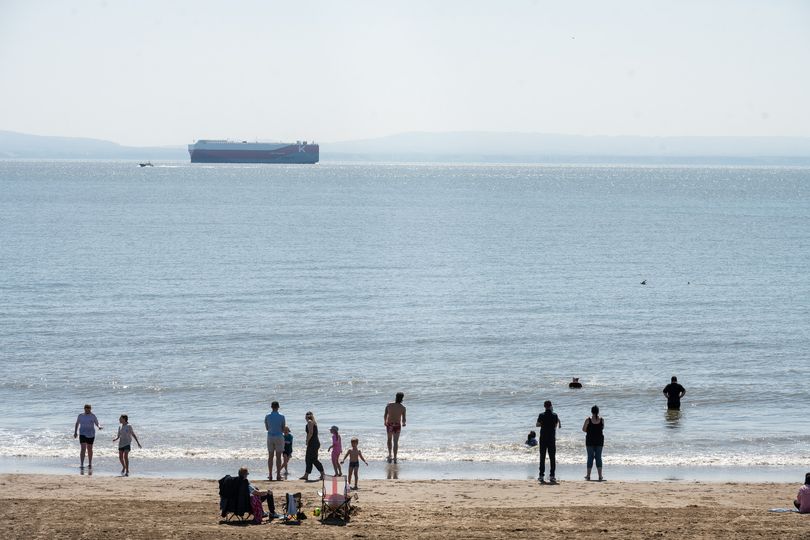 Public Health Wales issues warning ahead of heatwave and 30C temperatures