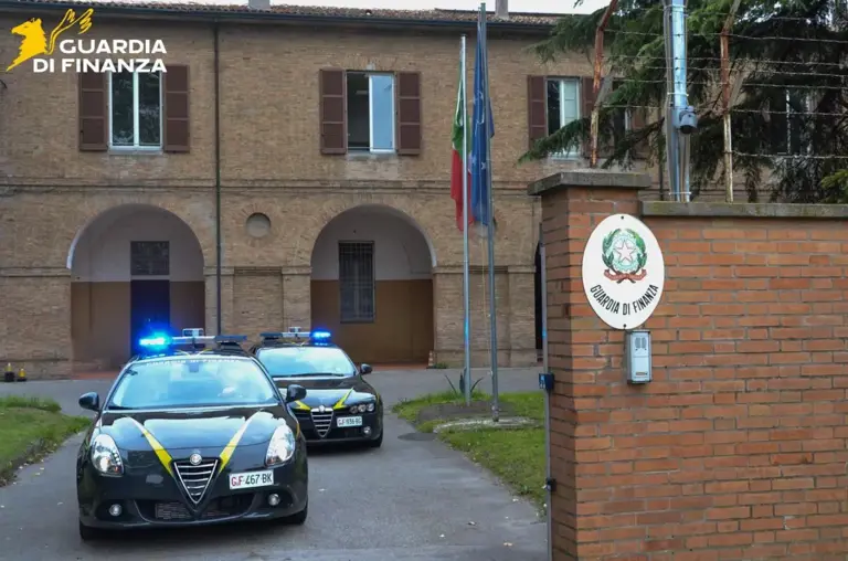 Maxi blitz contro la pirateria tv, 100 perquisizioni e mille utenti ...