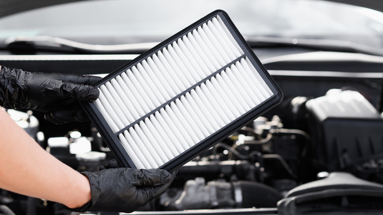 Cheap vs. expensive car engine air filters: Is it really worth paying more?