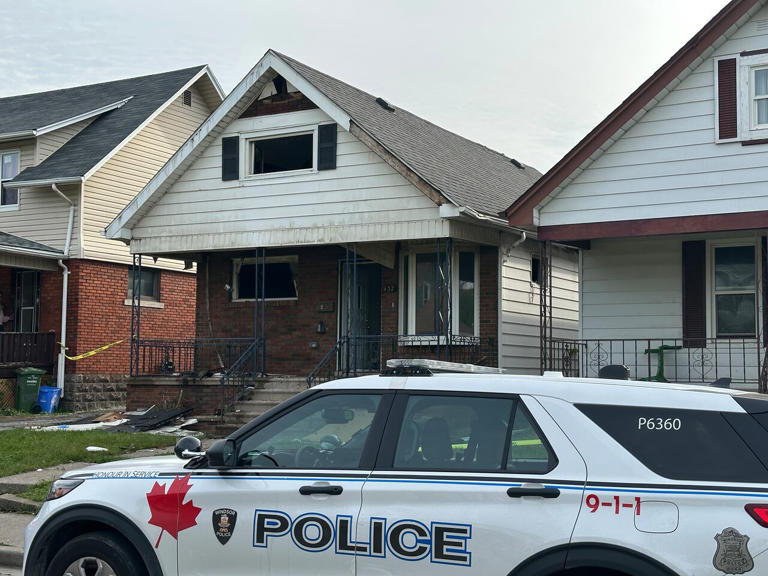 Late-night Windsor house fire displaces 4 people