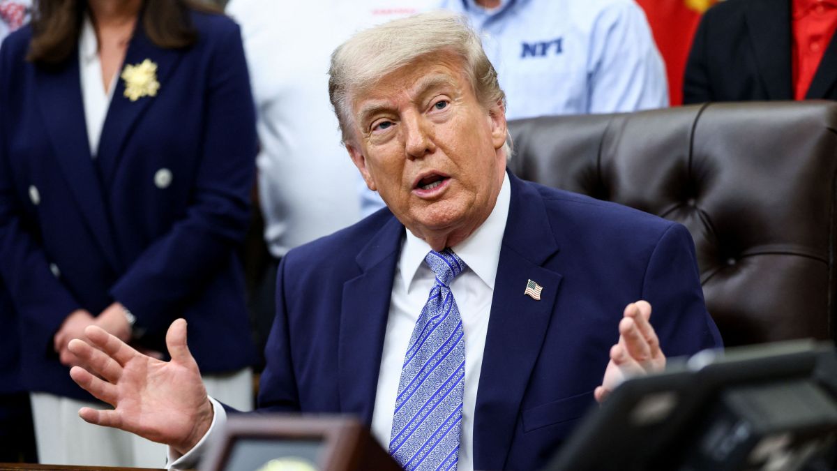 Trump adia ordem sobre IA, alegando necessidade de competir com China