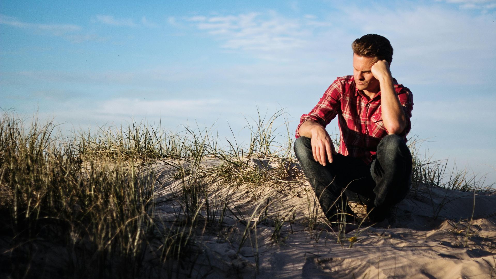 10 signs it's just a crush & 10 signs you're in love