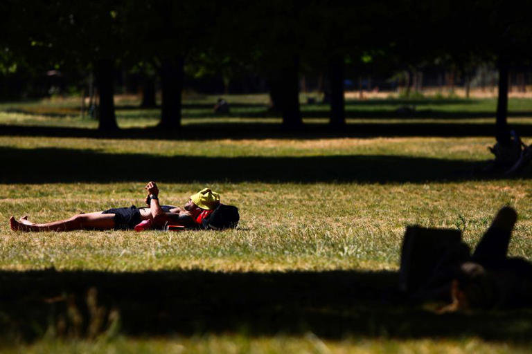 Rare red extreme heat warning for Kent with population-wide health ...
