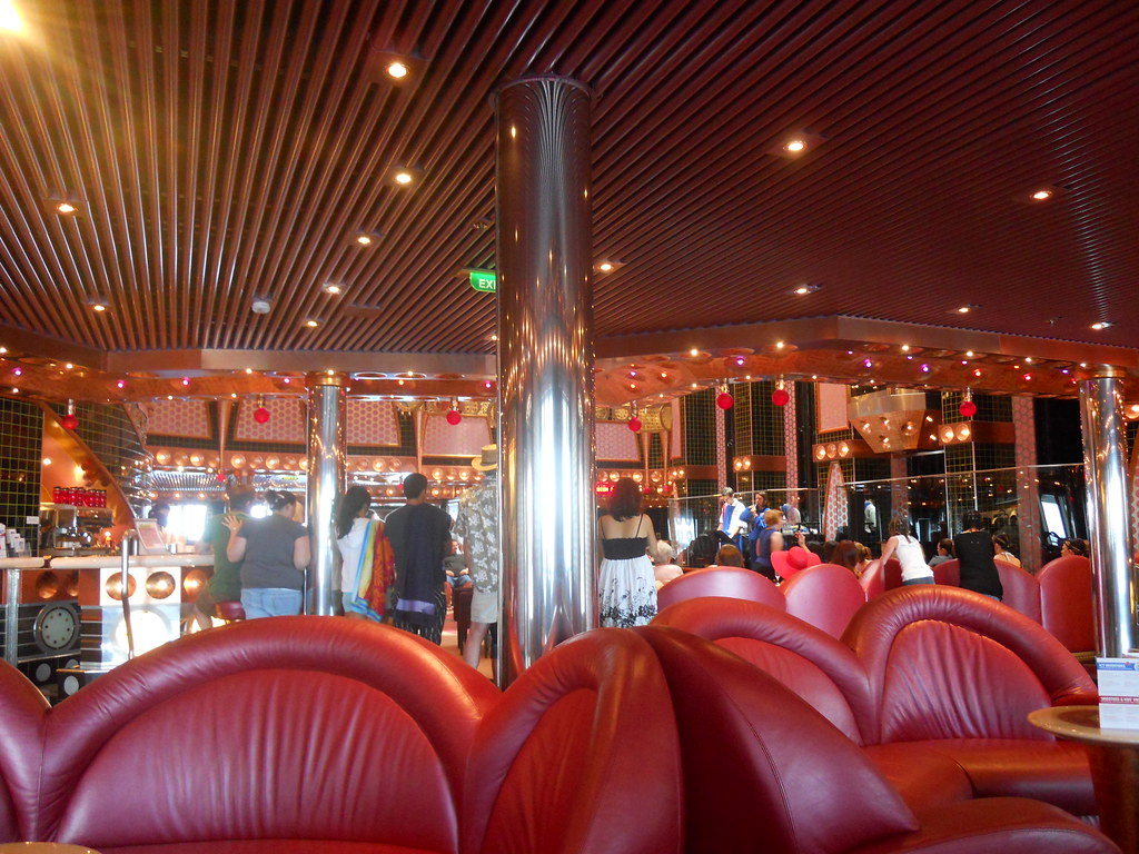 Major differences between Royal Caribbean and Carnival Line