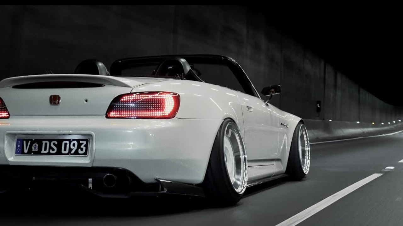 How the bagged S2000 transforms under city lights