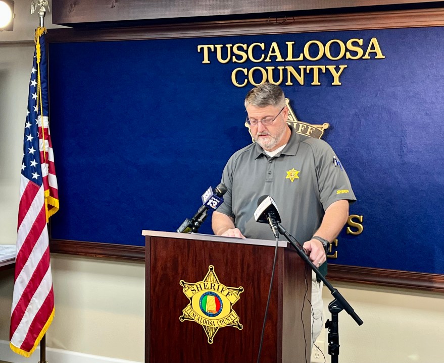 Neighbor shares reaction to death of Alabama infant in hot car