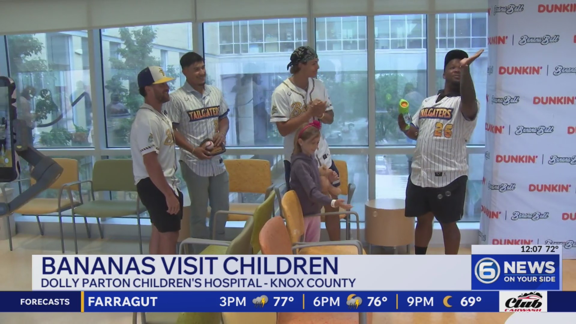 Savannah Bananas visit Dolly Parton Children's Hospital