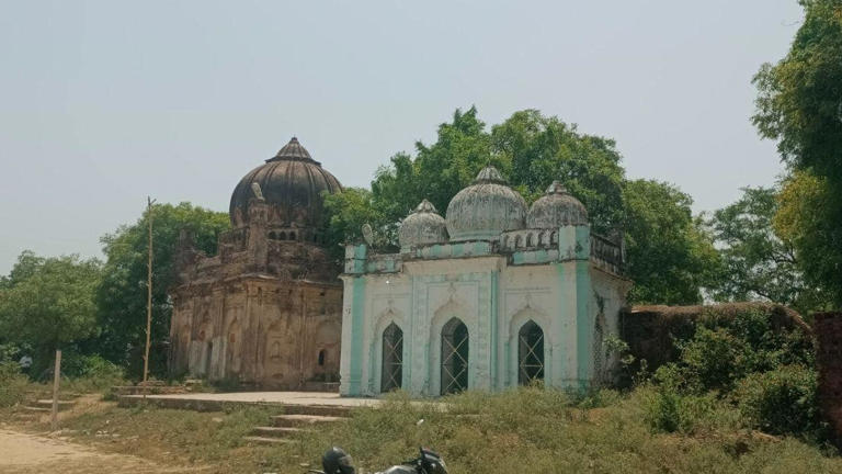 Row erupts over structure in Lucknow’s Malihabad, heavy security ...