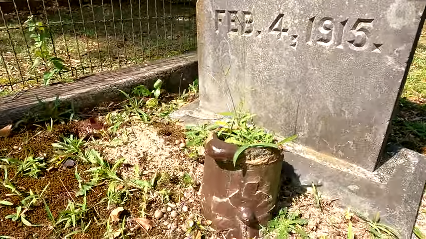 A slave put this message on his former master’s grave