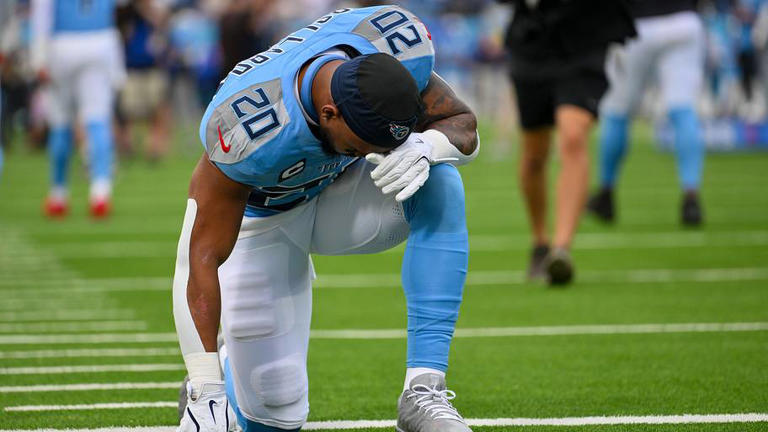 Titans OTA Running Back Breakdown: Can Nicholas Sinlgeton Factor In as ...