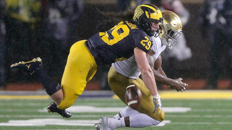 Michigan looks to beat Notre Dame again: Watch 4-star Tavares ...