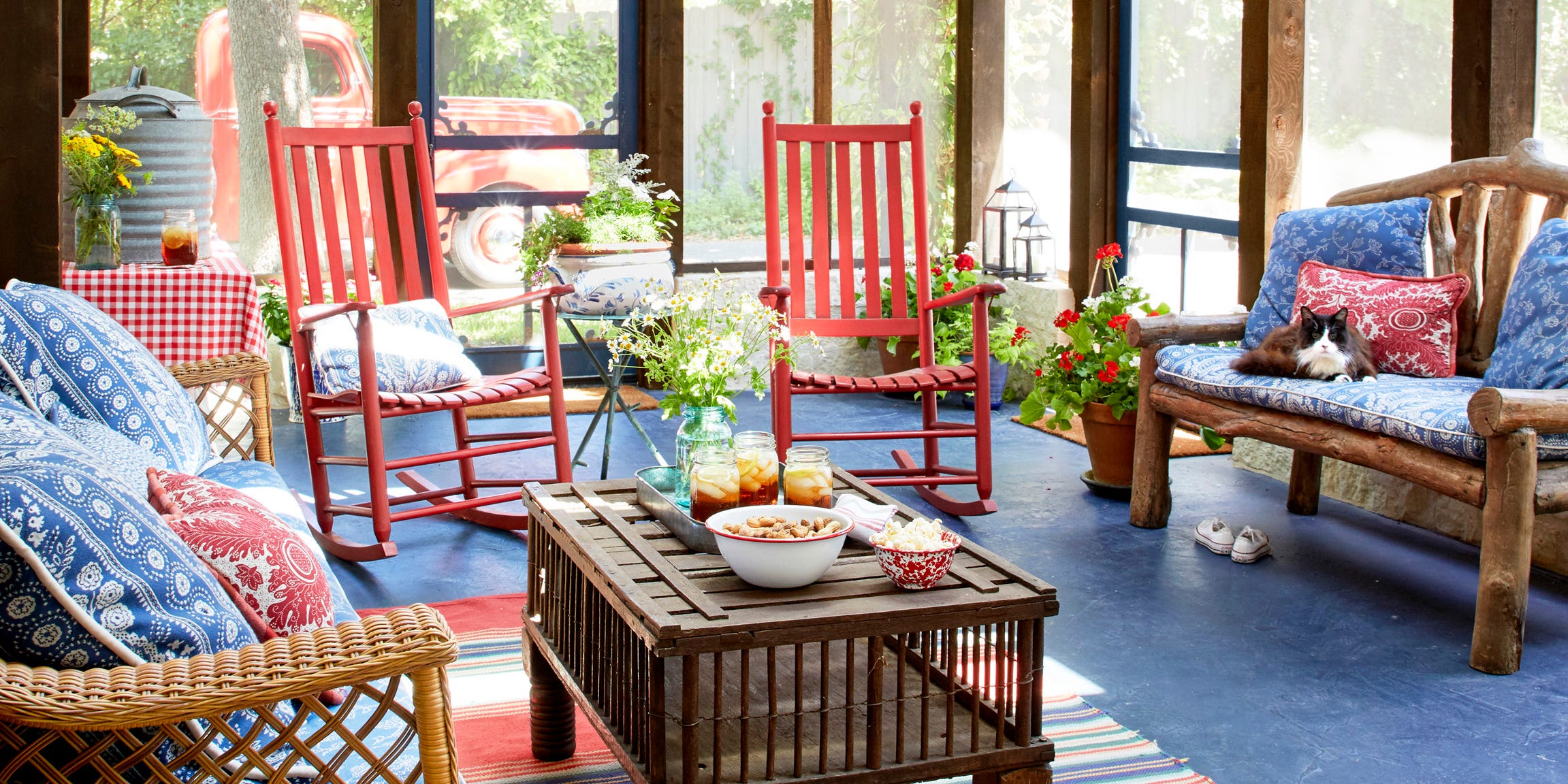A mother-daughter design duo filled their family’s Texas farmhouse with ...