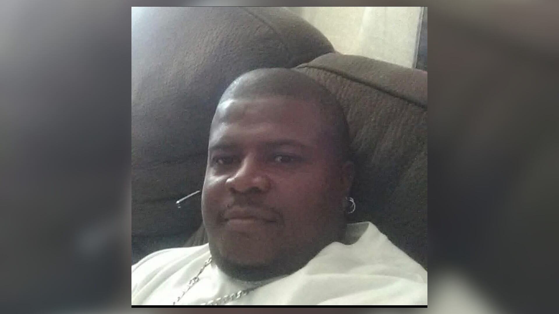 ‘We want answers’: Family speaks after body found in burning car is ...