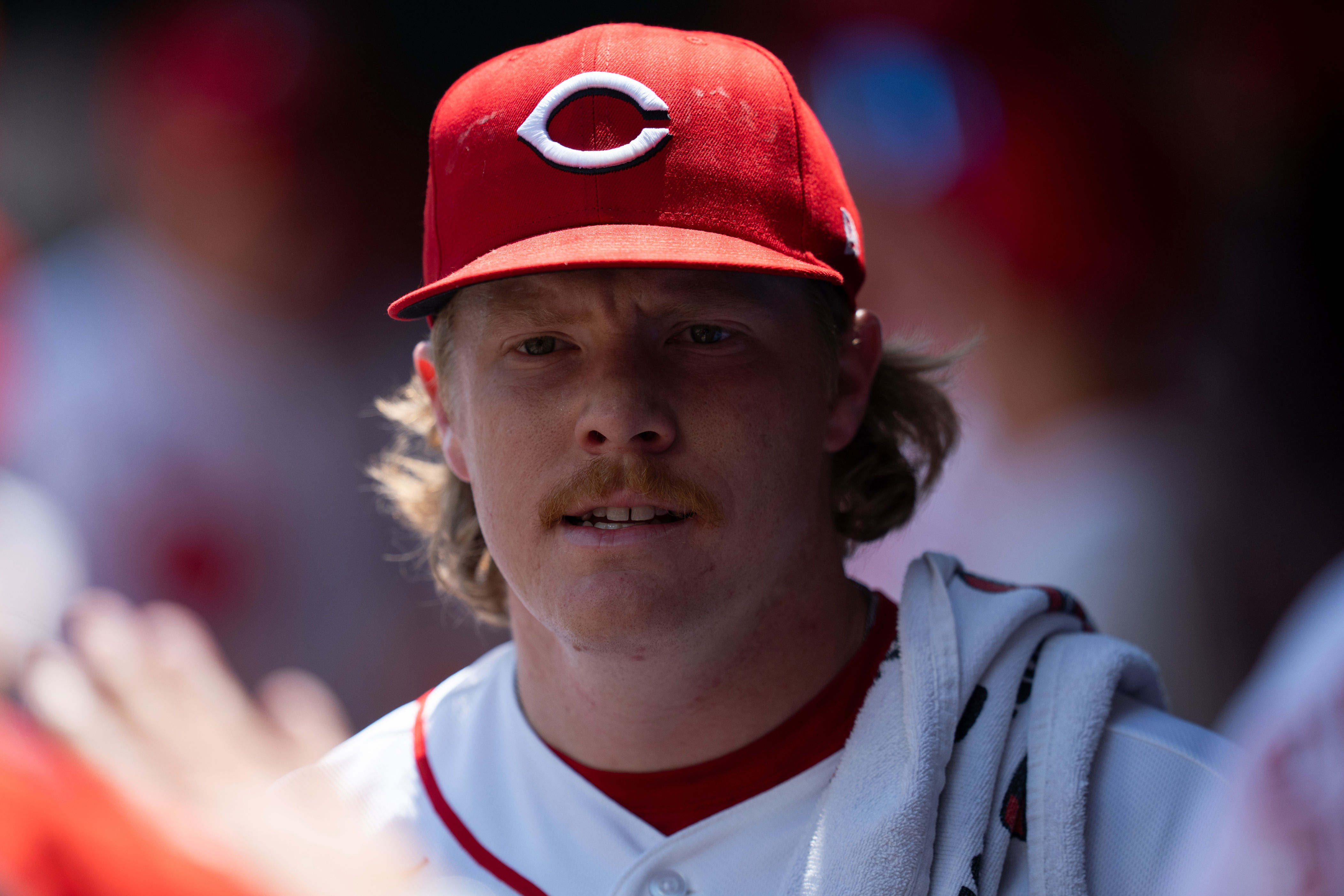 Reds All-Star pitcher pops question to Cincinnati TV news anchor