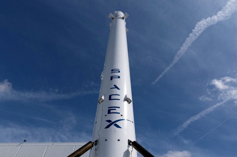 SpaceX to allow early share resale before usual six‑month lock-up